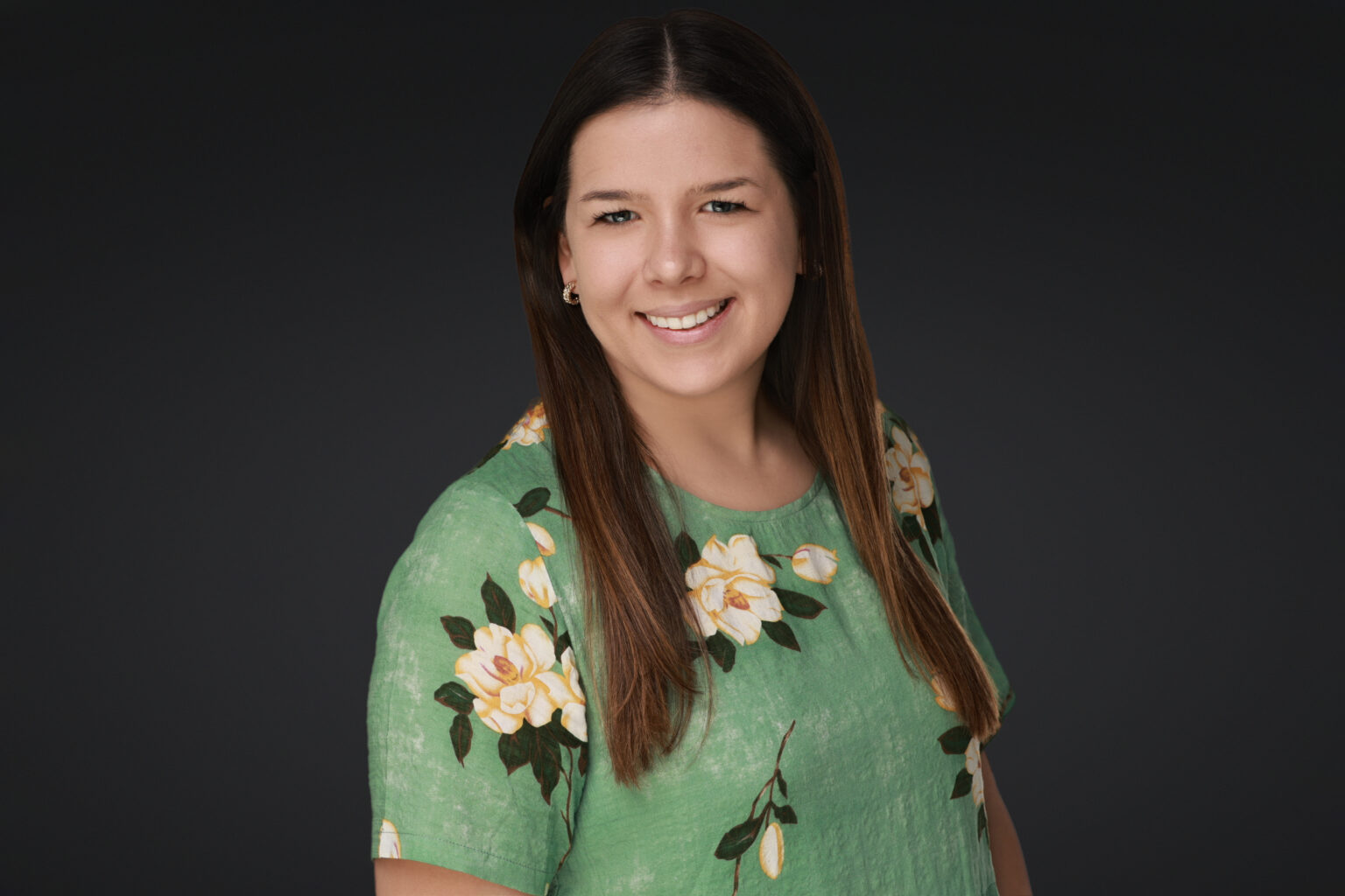 13 Flattering Angles for Stunning Photos - A Guide to Posing with ...