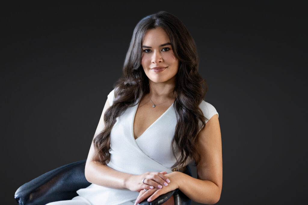 Anna Clough - Alimond Photography | Leesburg, VA Headshot Studio